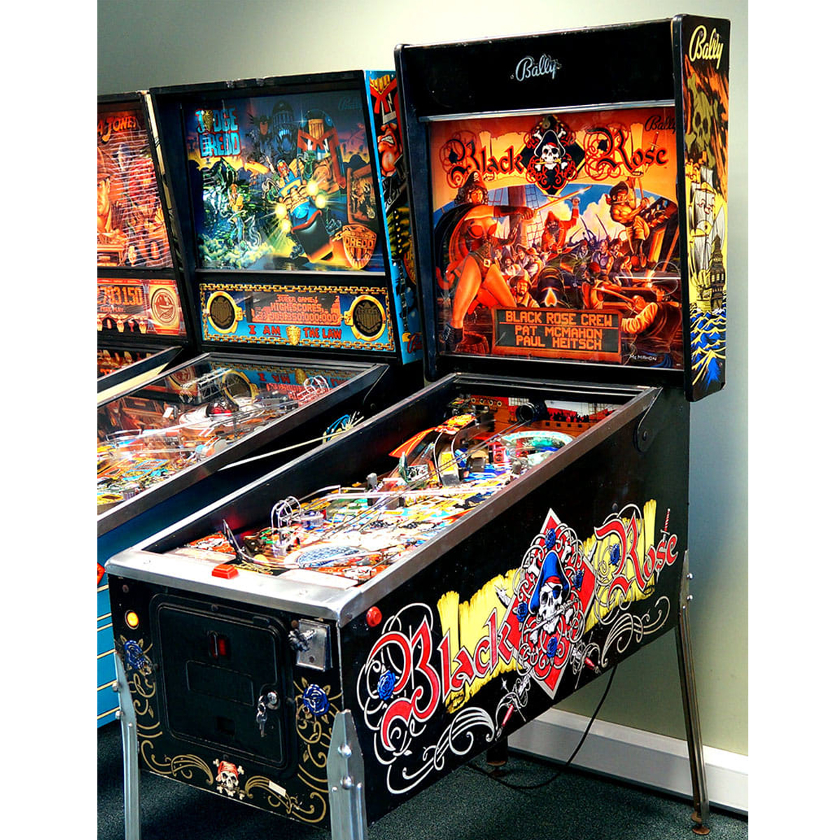 Black Rose Pinball Machine - Elite Home Gamerooms